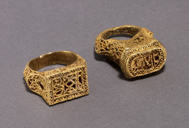 Finger-ring - The British Museum: Islamic Gallery